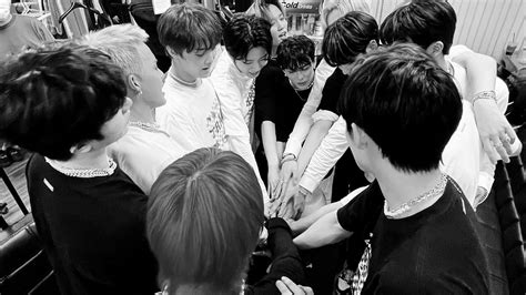 𝙩𝙧𝙚𝙖𝙨𝙪𝙧𝙚 Grup pria Fotografi remaja Selebritas