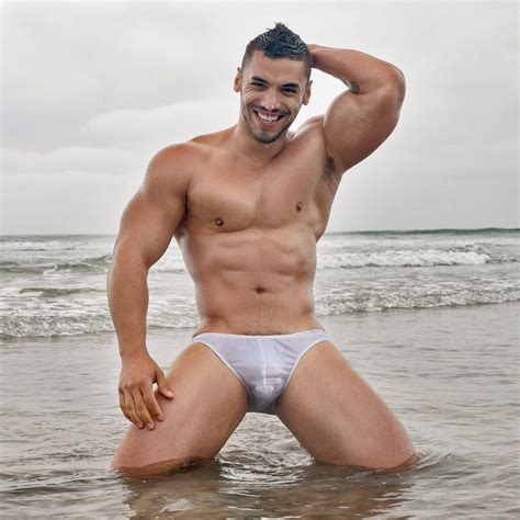 Model Of The Day Arad Winwin Daily Squirt