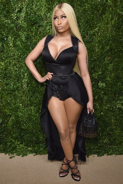 Nicki Minaj Big Fake Tits In A Diaper At Fashion Event Of The Day