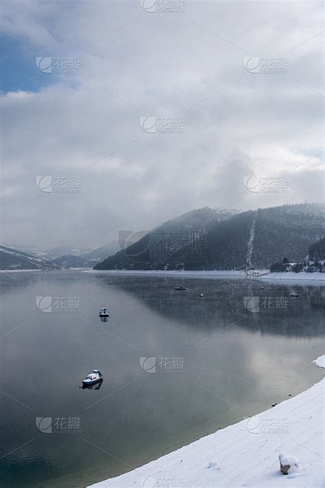 塞尔维亚兹拉蒂博尔的兹拉塔湖