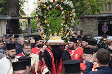 Мощите на Свети Георги пристигнаха в София Видео снимки