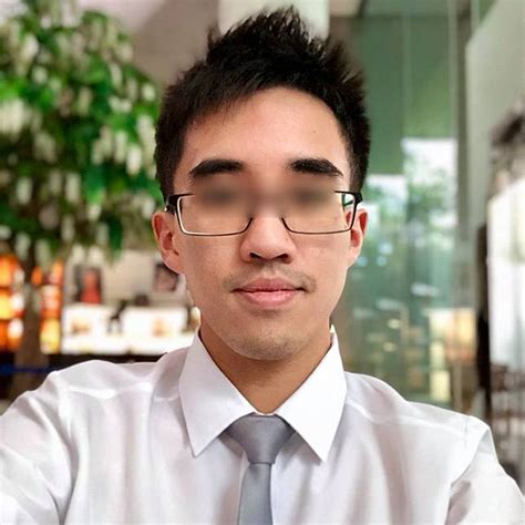 คมชัดลึกออนไลน์ โผล่แฉอีกราย เจอแว่นหัวร้อนปาดหน้าชูนิ้วกลางใส่ตลอดทาง