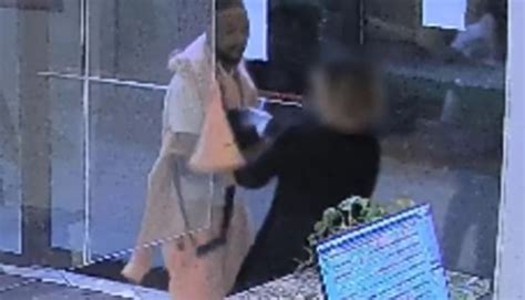 Video Asaltante Le Mete Un Puñetazo A Mujer Que Trataba De Evitar Que