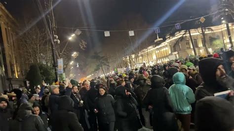 რუსთაველი გადაიკეტა და მილიციას გაა მევინა ხალხმა 10 02 2025 Youtube