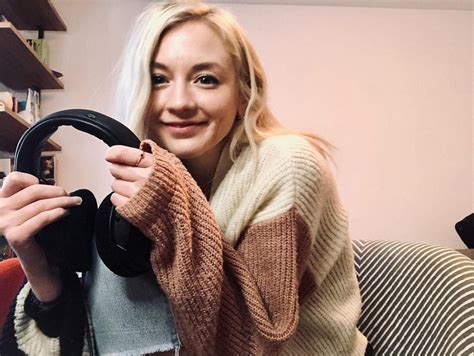 Emily Kinney So Cute On Selfie Like A 20yo Girl 39 Photos The