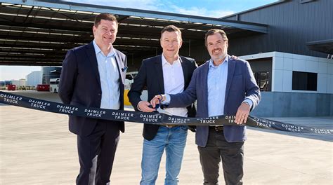 Daimler Opens Truck Parts Warehouse