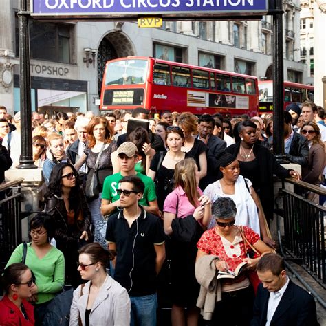 បញ្ហាអតិផរណានៅអង់គ្លេសធ្វើឱ្យពលរដ្ឋកង្វះខាតជីវភាព Khmer Breaking News