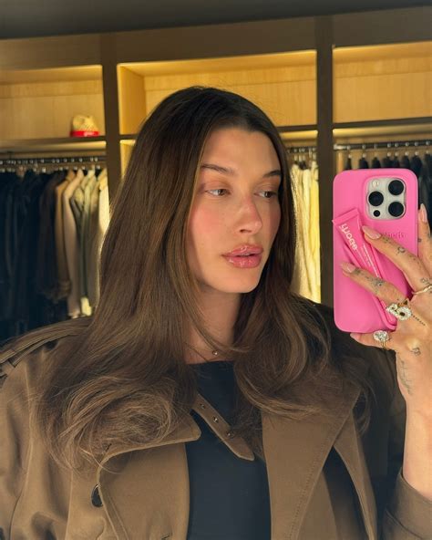 According To Hailey Bieber Hot Pink Summer Is The Next Big Trend Teen Vogue