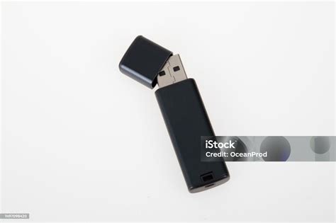 흰색 배경에 검은색 Usb 플래시 드라이브 모형 열기 키 스틱 메모리 0명에 대한 스톡 사진 및 기타 이미지 0명 Usb 메모리 Usb 케이블 Istock