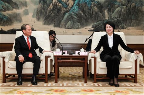 陈平副省长会见新任韩国驻武汉总领事河成柱 中共湖北省委外事工作委员会办公室