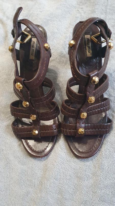 Брендові босоніжки Miu Miu шкіряні — ціна 250 грн у каталозі Босоніжки Купити жіночі речі за