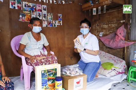 အဘိုး၊ အဘွားများကို ဖြည့်စွက်စာအာဟာရများဖြင့် ထောက်ပံ့ ကန်တော့ခဲ့တဲ့ ခိုင်နှင်းဝေ