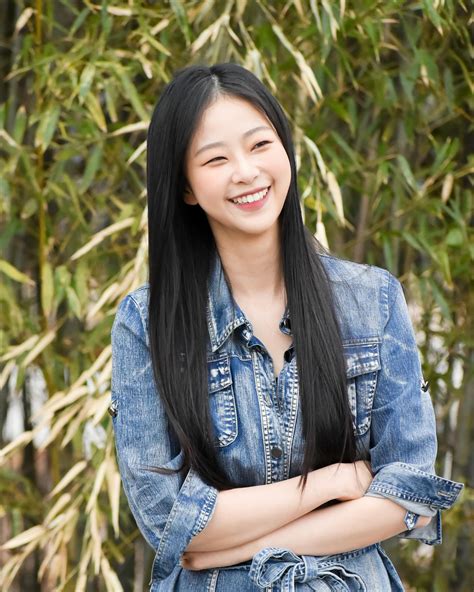 강민지 Minji Kang 머리바꾸고 신난사람 💇🏻‍♀️ Rowoonoz 헤어모델 Instagram