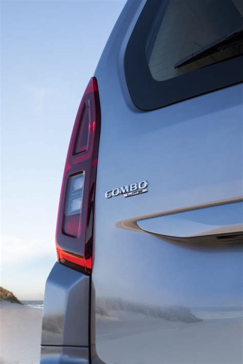 Opel Vauxhall Combo Life Debuts With New Styling And Tech Carscoops