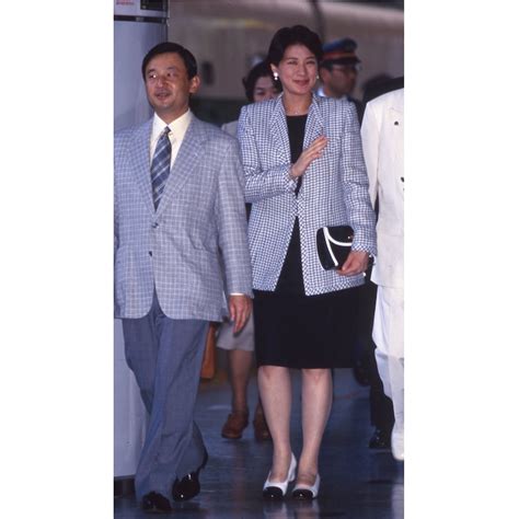 ご成婚30周年、天皇皇后両陛下が見せられてきた仲睦まじい“リンクファッション”をプレイバック 14 女性セブンプラス
