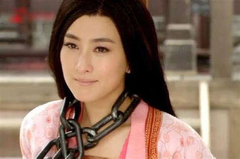 影视剧中被绳索束缚的美女你最想救下谁呢最心疼谁