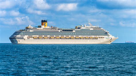 Силна буря в Испания Круизен кораб скъса котва и се заби в танкер ВИДЕО Nova