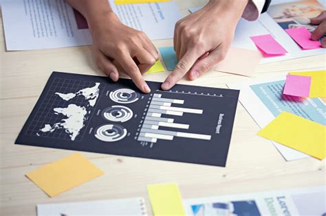 디자인 아이디어 개념을 충족하는 비즈니스 피플 사업 계획 2명에 대한 스톡 사진 및 기타 이미지 2명 기업 비즈니스 남자 Istock