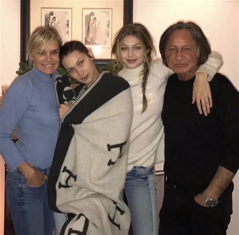 Yolanda Hadid Bella Hadid Gigi Hadid And Mohamed Hadid Yolanda