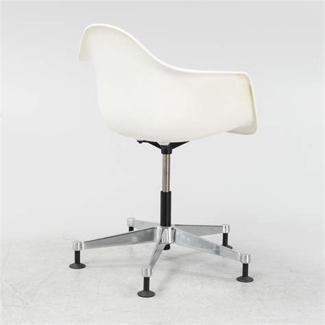 Charles And Ray Eames Stol Pacc Vitra Bukowskis