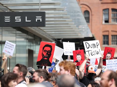 From Seattle To Miami Anti Musk Protesters Gather At Hundreds Of Tesla