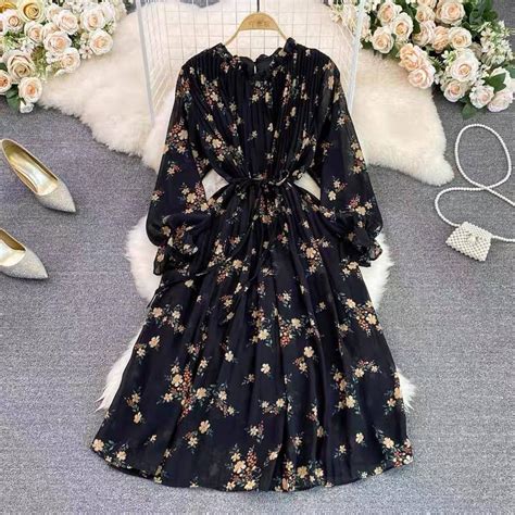 Чорна сукня в квітку — ціна 680 грн у каталозі Довгі сукні Купити