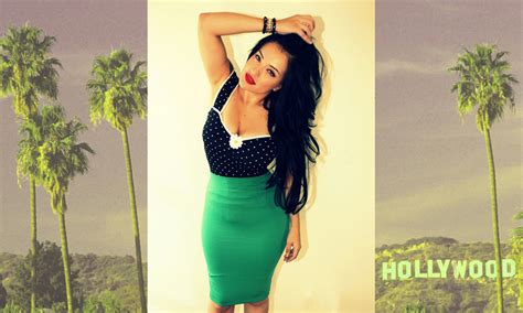 Lookbook Hourglass Vixen Demi Loon