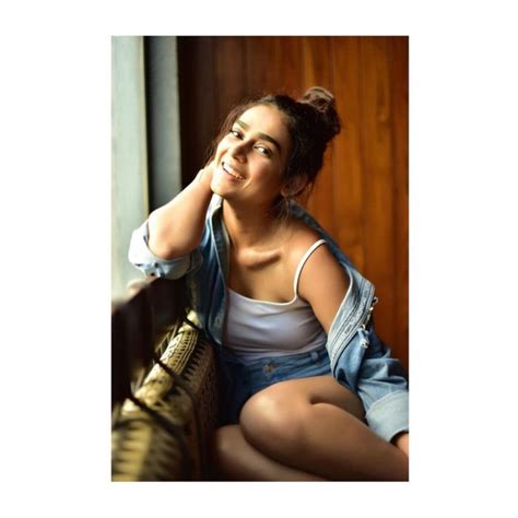 Aakanksha Singh Hot Photoshoot Stills