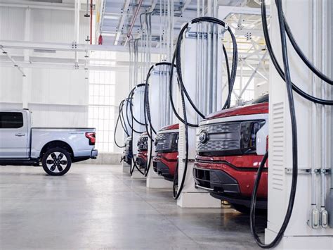 Ford Rethinks Ev Strategy Is Working On A Smaller Cheaper Ev Platform