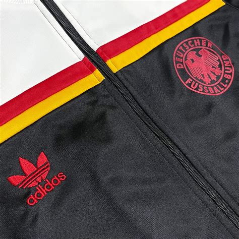 아디다스 독일 트랙탑 저지 블랙레드 후루츠패밀리 아디다스 독일 트랙탑 저지 블랙레드 후루츠패밀리