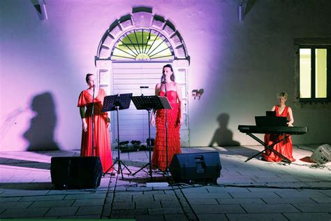 Nera Gojanović Gordana Pavić I Nela Šarić U Atriju Palače Cedulin