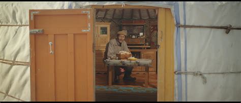 Ddish Алдуул морь шиг гүйгээд ирэхэд Аавын нутаг адуу