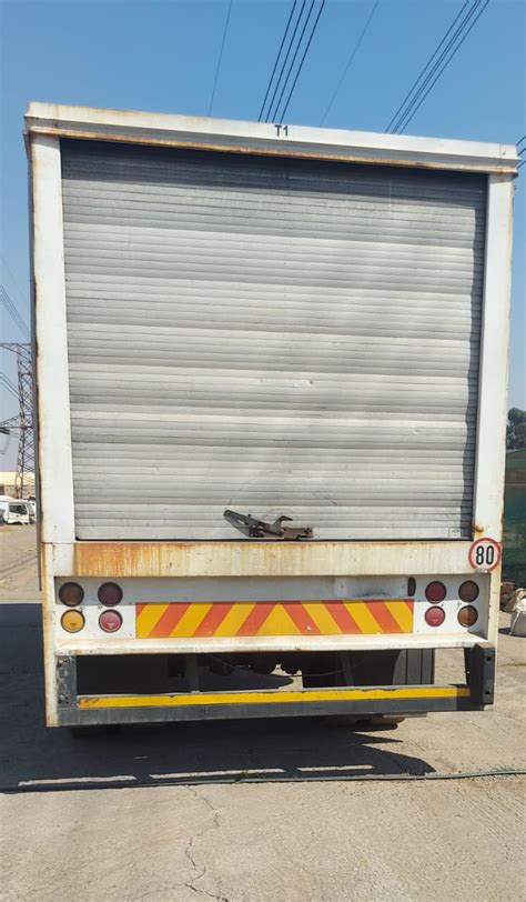 Hendred Fruehaulf Single Axle Trailer Tautliner Beqfin