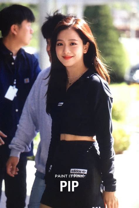 Here Are 15 Times Blackpinks Jisoo Showed Off Her Gorgeous 11 Line Abs