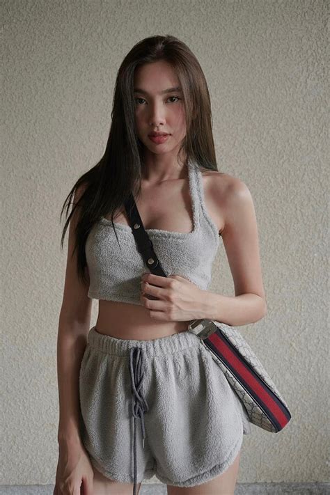 Top 88 Hình ảnh Hoa Hậu Thùy Tiên Sexy Bikini Nóng Bỏng