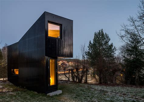 Jarmundvigsnæs Tiny Timber Cabin Has Angled Facades