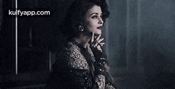 Aishwarya Rai Gif Gif Aishwarya Rai Aishwarya Rai Bachchan Bollywood Discover Share Gifs