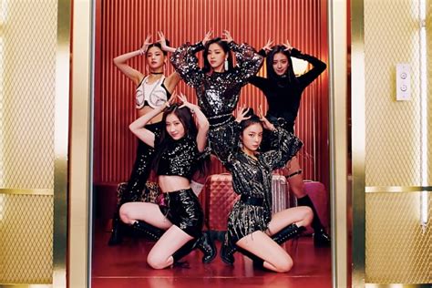 ITZY S DALLA DALLA Becomes Their 1st MV To Hit 200 Million Views Soompi