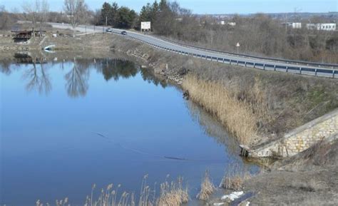 Микроязовирът край Павел баня прелива Cross Bg