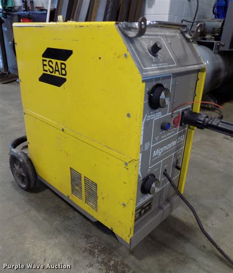 Esab Migmaster 250 Wire Welder In Shenandoah Ia Item Dz9585 Sold