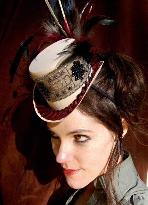 Tiny Hats Weekly March 2011