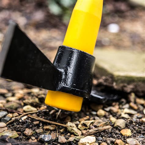 Roughneck Mattock With Fibreglass Handle 36 Handle 5lb Toolstation