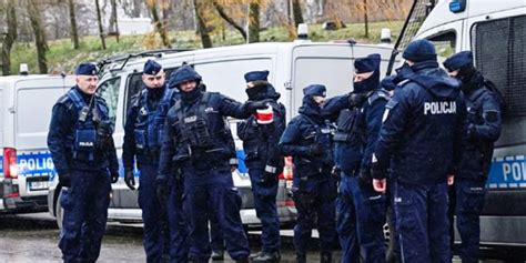 مقتل شخصين في حادث إطلاق نار في مدينة بوزنان البولندية S A N A