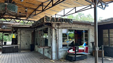 Moontower Saloon Review South Austin Austin The Infatuation