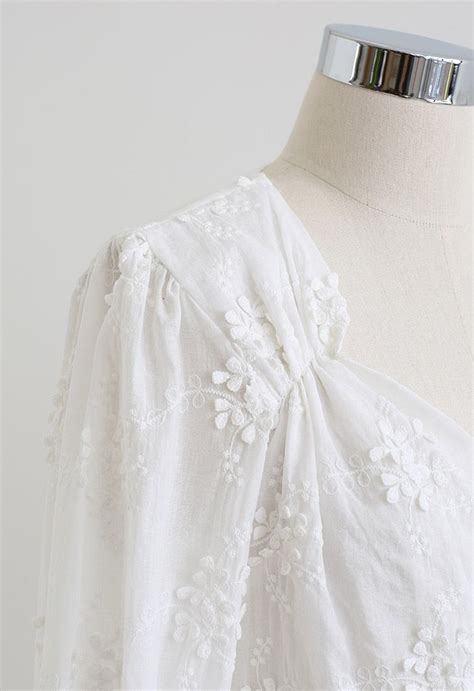 Weißes Kleid Aus Baumwolle Mit Blumenstickerei Und Herzausschnitt Retro Indie And Unique Fashion