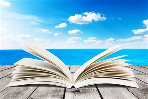 Ποιηση ~ της τροξαλιδας ο ηχος ~ η νυχτα απλωνει την σκοτεινια στα ματια μου αφηνει μονη την