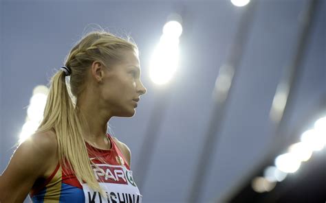 배경 화면 스포츠 여자들 금발의 긴 머리 머리띠 포니 테일 운동 선수 사람 Darya Klishina 인간 행동 육체적 운동 체육 실기