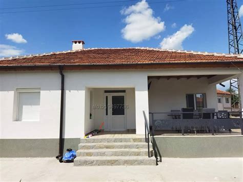 Къща в село Добрич Едноетажна къща 90 кв м РЗП 500 кв м двор Къщи Вили Добрич След ос