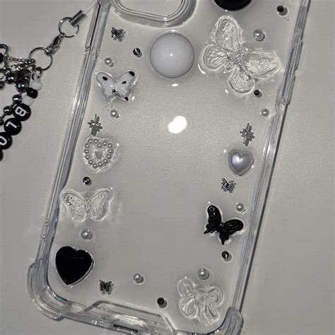 Made 얼룩 나비 라인 레진 폰케이스 에이블리