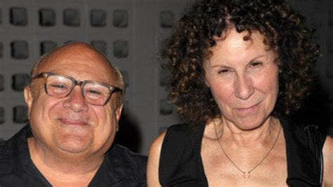 Los Motivos Del Divorcio De Danny Devito Y Rhea Perlman